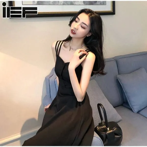 IEF 2022กระโปรงยาวผู้หญิง,กระโปรงเอี๊ยมกระโปรงฝรั่งเศสชุดสีดำเล็กยาวถึงก้นฤดูร้อน | Lazada.co.th