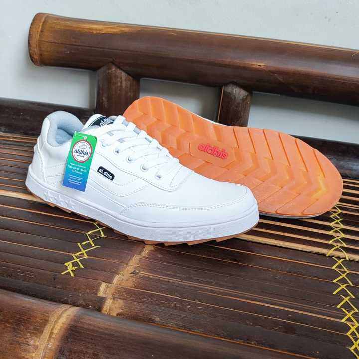 Sepatu Kets Putih Polos VNS C230 Sneakers Pria Keren Buat Gaya Santai ...