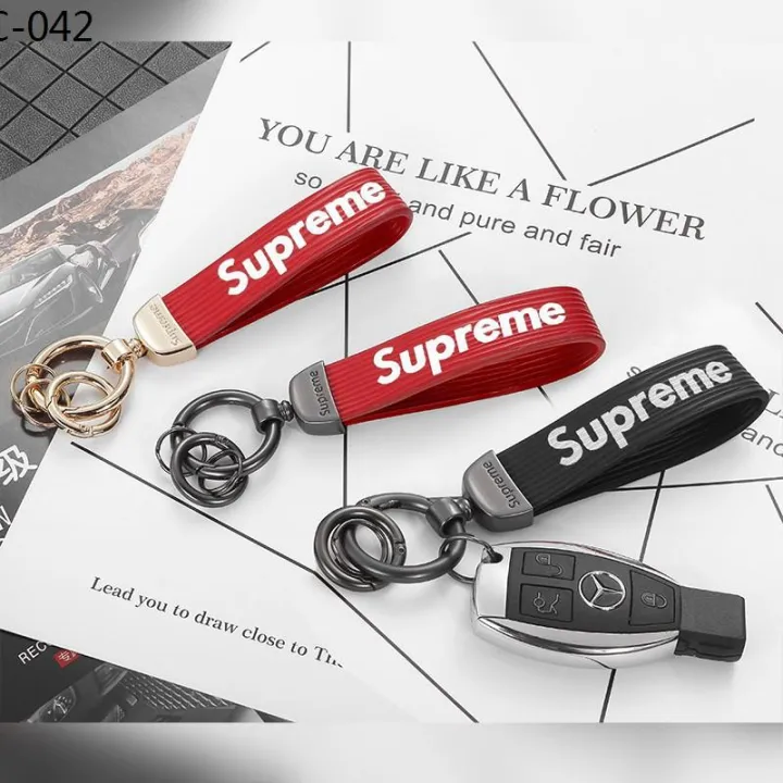 พวงกุญแจ พวงกุญแจรถยนต์ พวงกุญแจรถยนต์ Supreme สำหรับรถยนต์ 1 ชิ้น Th