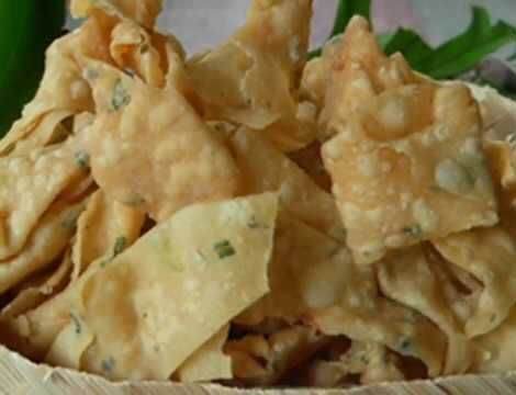 Kripik Bawang Pangsit 250gr Daun Jeruk Cemilan Kripik Bawang Grosir ...