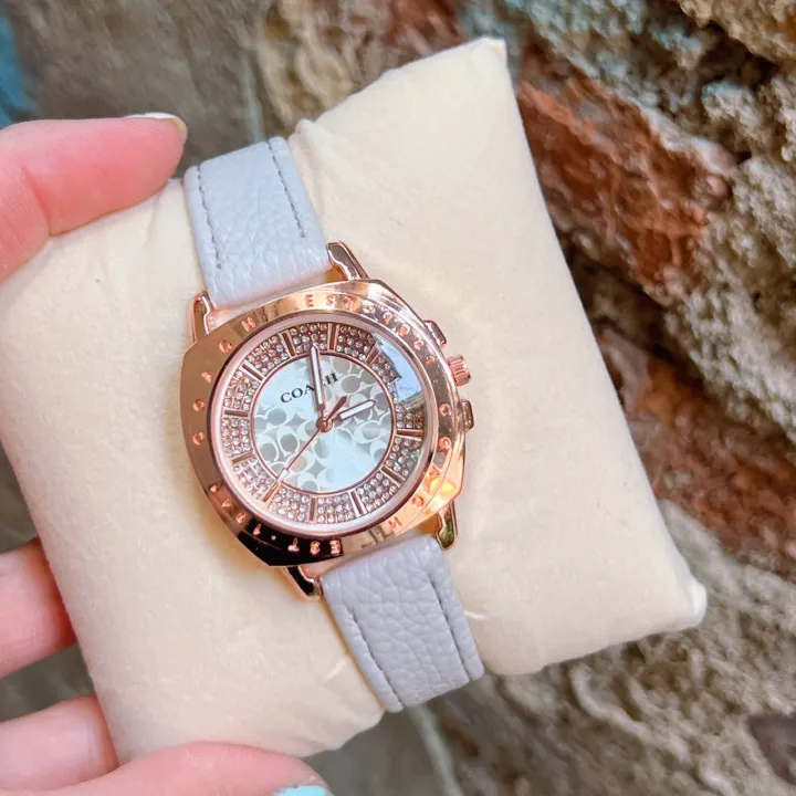 Watchtime นาฬิกาข้อมือผู้หญิง โคช หน้าปัดประดับเพชรขนาด 32มม. สายหนัง ...