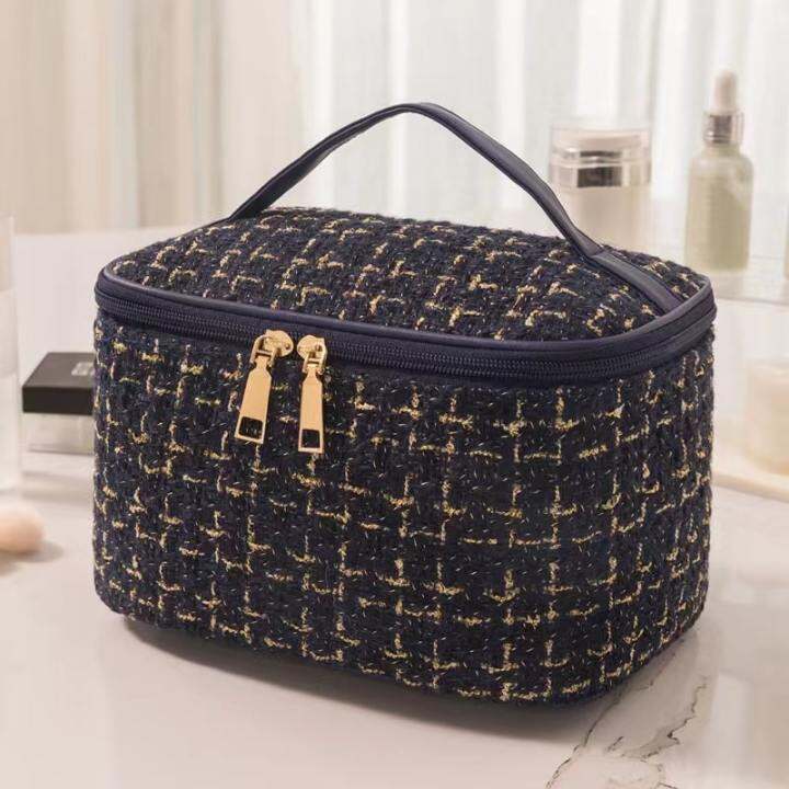 Tas Makeup Sederhana Berkapasitas Besar dengan Gaya ala Small Chanel ...