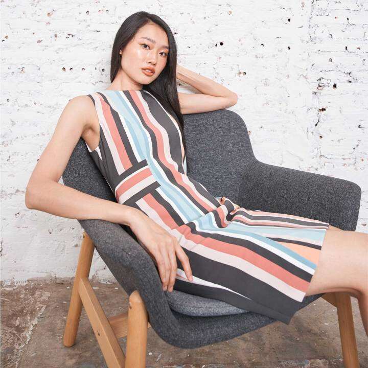 VANNSTOFF Charm Dress ชุดเดรสคอกลมแขนกุดที่มาพร้อมกับผ้าพิมพ์ลาย Original จาก vannstoff | Lazada ...