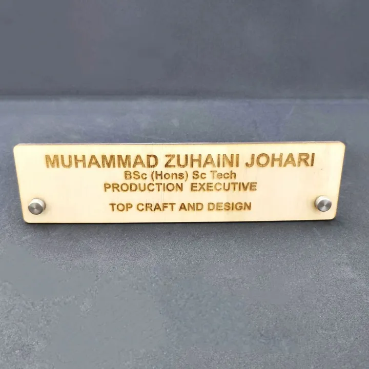 Papan Tanda Plat Nama Meja Kustom Table Desk Stand Name Plate Engraved ...
