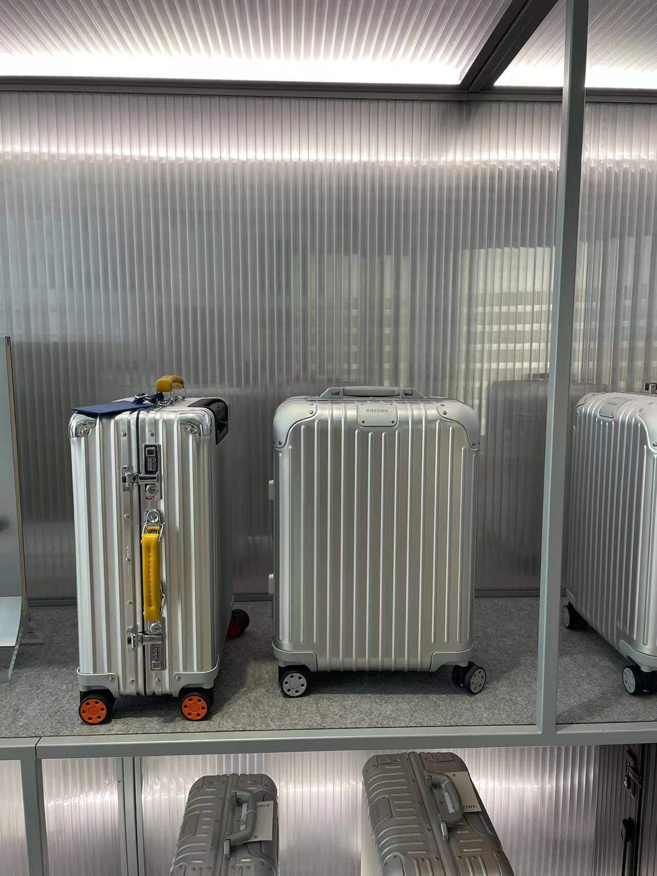 Rimowa Original Series Silver Aluminium Alloy Luggage พร้อมส่วนลด ...