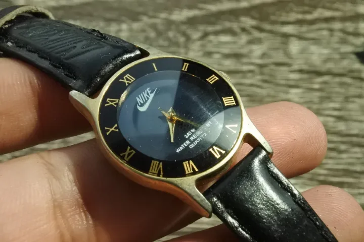 นาฬิกา Vintage มือสองญี่ปุ่น NIKE ของแท้ ระบบ Quartz ผู้หญิง ทรงกลม ...