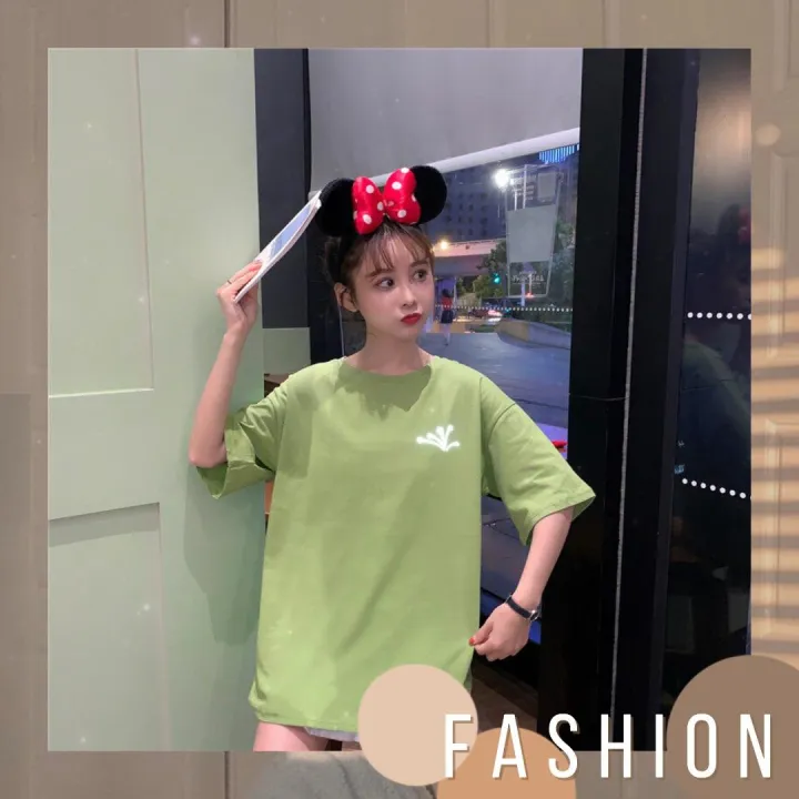 Tsion เสื้อยืดคอกลมสีพื้น กรีนลายพระจันทร์เสี้ยวกับดาวสะท้อนแสง เนื้อ ...
