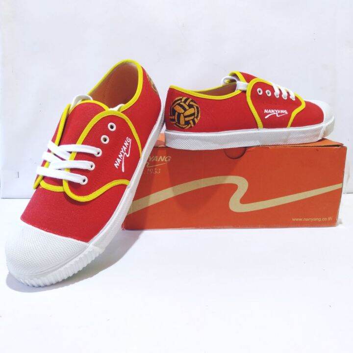 sepatu takraw nanyang merah list kuning | Lazada Indonesia