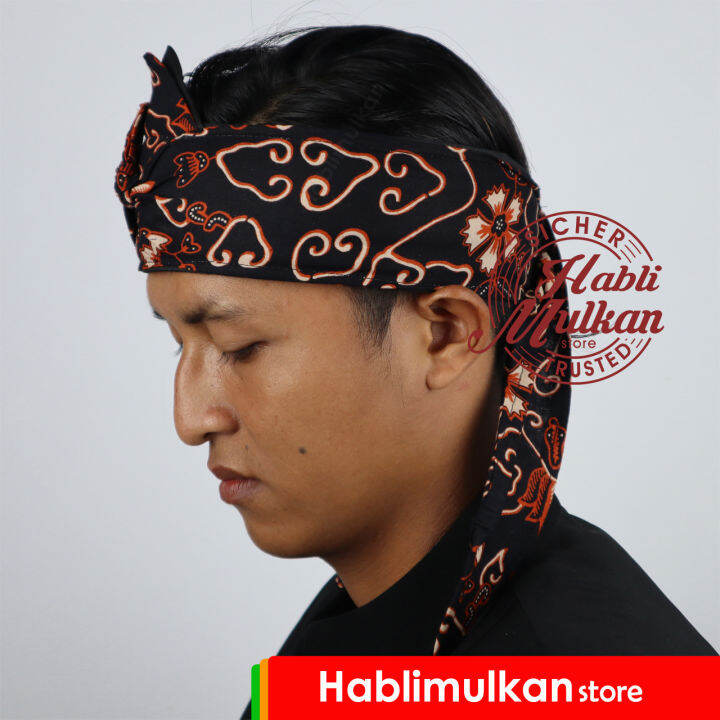 Iket Sunda Tradisional / Blankon Jawa Bolong Batik Wadasan Mega Mendung ...
