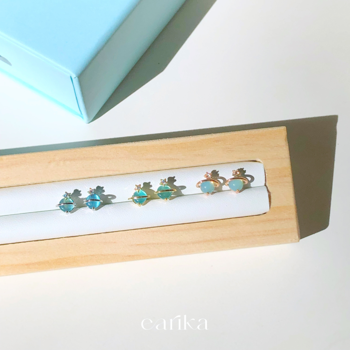 earika.earrings - tiny baby blue saturn ต่างหูแป้นดาวเสาร์สีฟ้าก้านเงิน ...