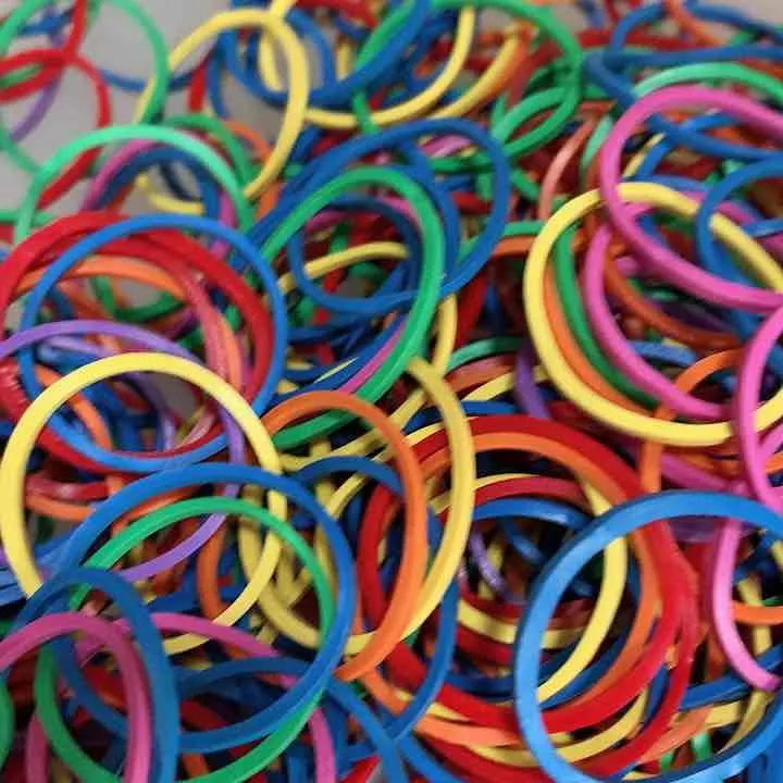 หนังยางแบนเส้นเล็ก ผสมสี ขนาด 1นิ้ว รัดปากถุงแกง รัดถุงขยะ รัดผม ร้อย ...