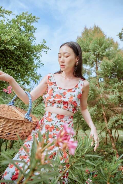 hersofficial.bkk | Aloha Set ชุดเซตกระโปรง เสื้อครอป ชุดไปทะเล ชุดไปเที่ยว แขนกุด (ลายดอก, สีเบจ ...