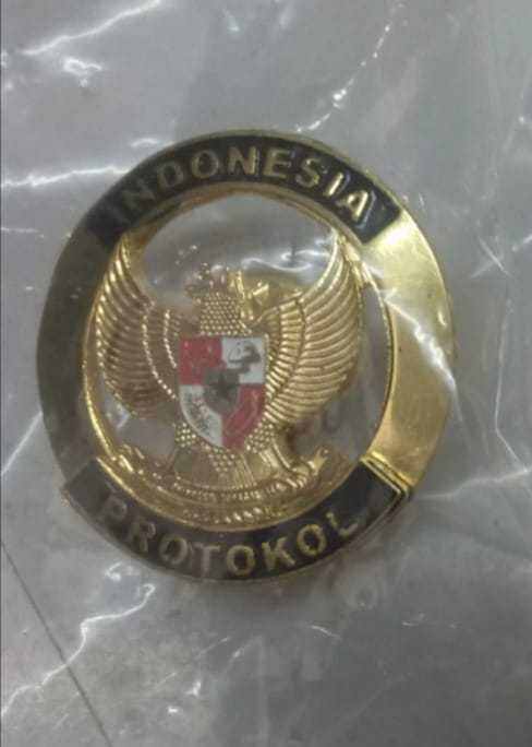 PIN PROTOKOL HUMAS BAHAN KUNINGAN SEPUH | Lazada Indonesia