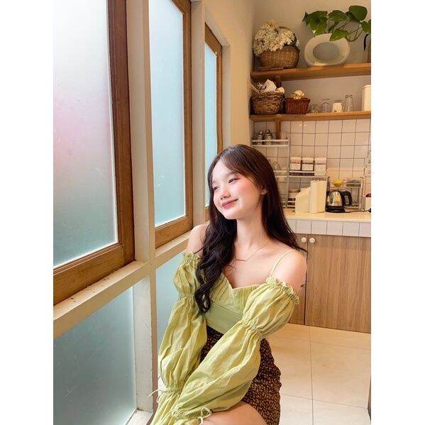 LAMOUR top • Lemon Green🍋🥑เสื้อสายเดี่ยวสามารถใส่ได้2แบบ แบบมีแขนและไม่มีแขน สายเสื้อสามารถปรับ ...
