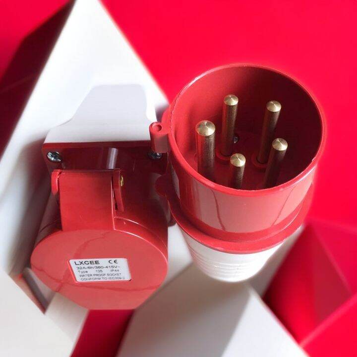 Plug & Surface Mounting 025 & 125 IP44 Merk LXCEE Industrial Plug ...