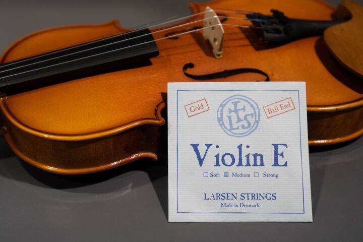 สายไวโอลิน Larsen Violin E String Medium Gold Ball end สต๊อคใหม่ ผลิตใน ...