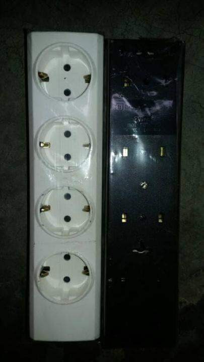 STOP KONTAK BROCO 4 LOBANG PENGAMAN TEMPAT COLOKAN BROCO | Lazada Indonesia