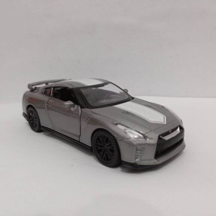 Mobil mainan Nissan GTR R35 50th anniversary edition apolo 1:42 murah ...