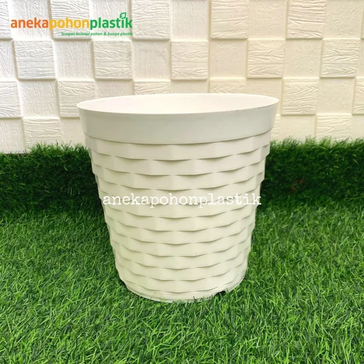 Pot Tanaman Model Ember Putih Plastik Motif 3D Kotak-kotak Murah ...