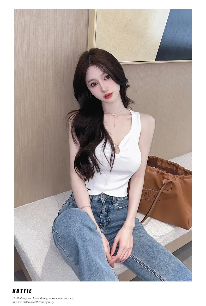 Sexy Hot Girl V Neck Brace Vest Womens Design Letter Slim Fit Short Outer Wear Inner Tight