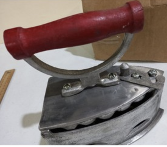 Charcoal flat iron / Plantsa de uling, Aluminum Die cast Body, heavy ...