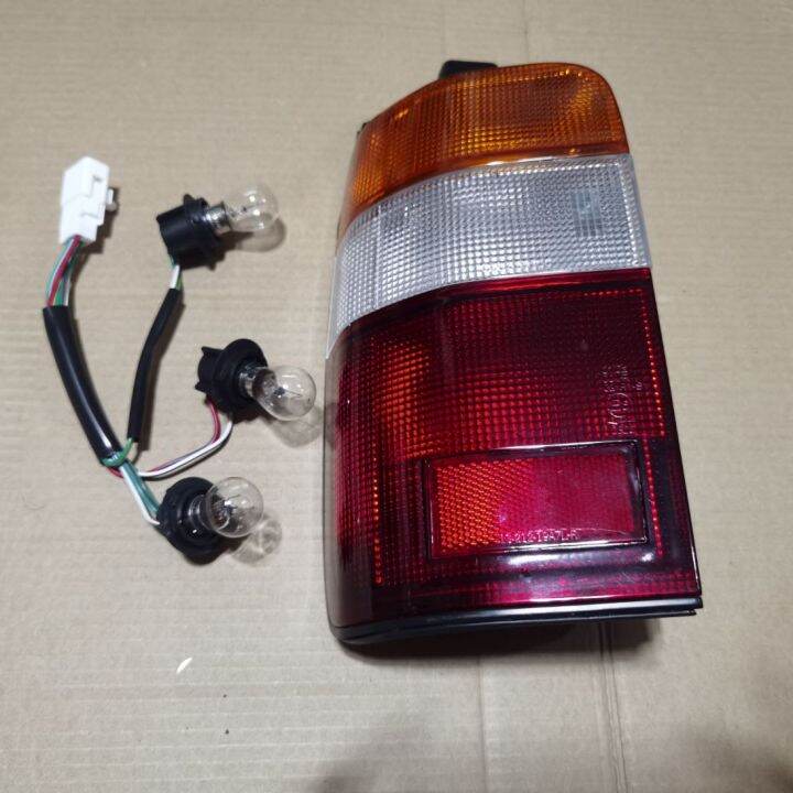 Taillight Toyota Revo 1997 to 2000 Left Side | Lazada PH
