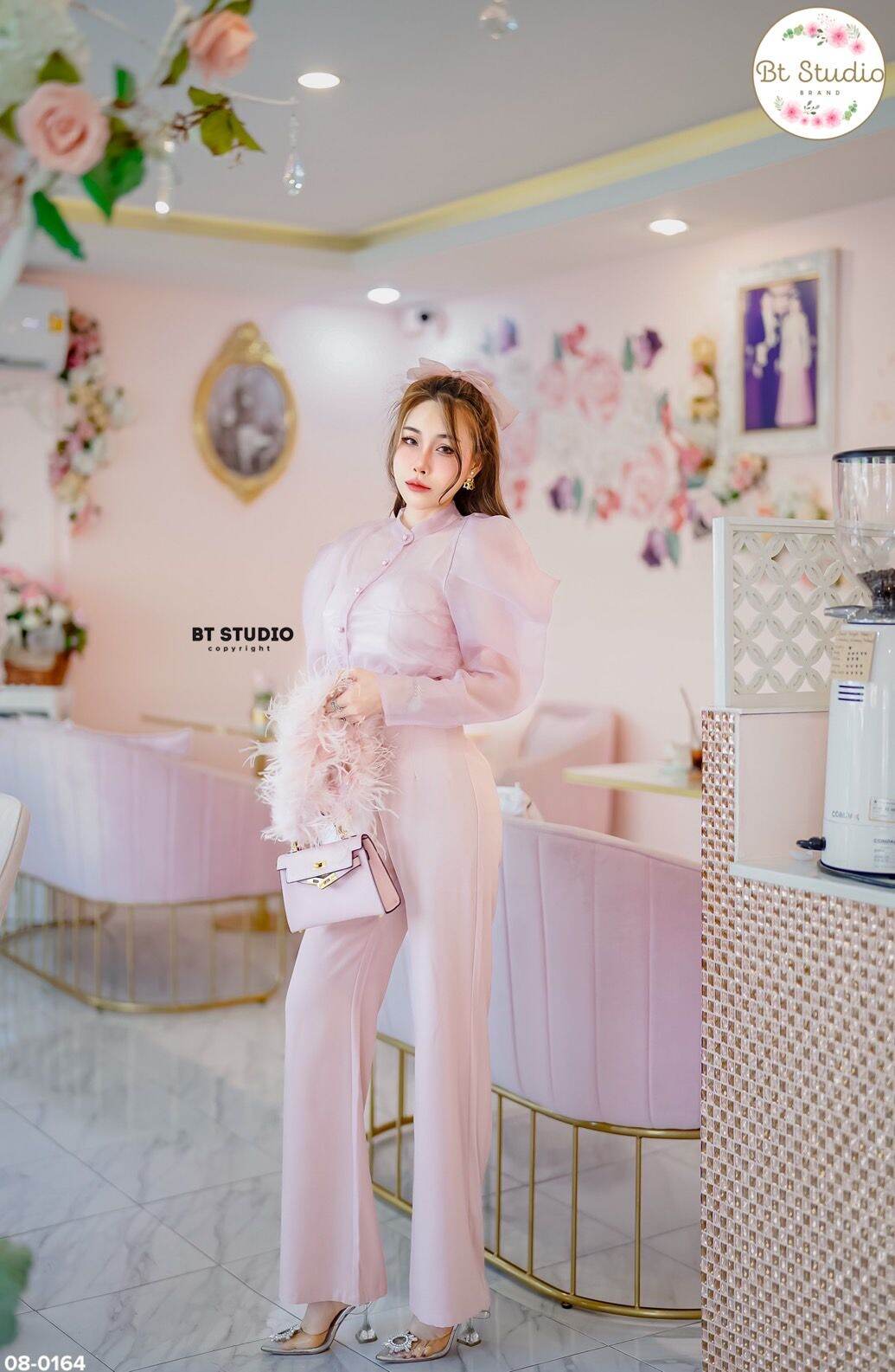 งานป้าย BT-Studio set 3ชิ้นเสื้อเชิ้ตชีฟองแต่งแขนตั้งกระดุมหน้า มาพร้อมเสื้อครอปสายเดี่ยว ...