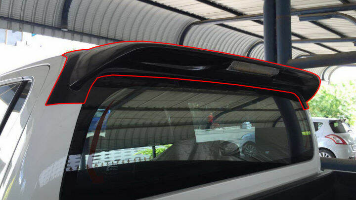 สปอยเลอร์หลัง (V.1) มีไฟเบรค สีดำ จำนวน 1ชิ้น สำหรับใส่รถ TOYOTA Revo ...