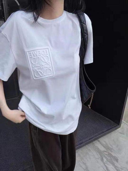 LOEWE Luo Ywei เสื้อยืดแขนสั้นทรงหลวมสำหรับฤดูใบไม้ผลิ23สไตล์ใหม่ (สาม ...