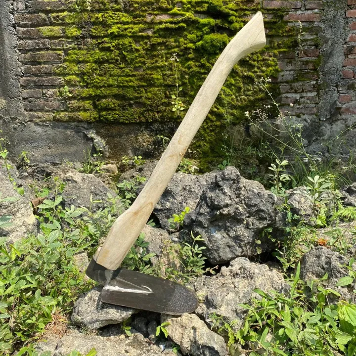 Cangkul Tanah Anti Lengket Dan Gagang Kayu Jati Sudah Terpasang ...