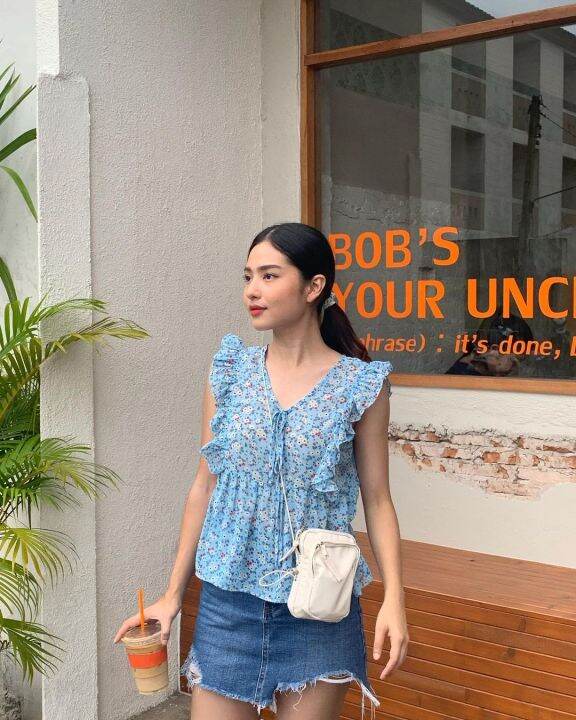 holmes : Daisy Top เสื้อแขนกุดลายดอก แต่งระบายที่แขน | Lazada.co.th