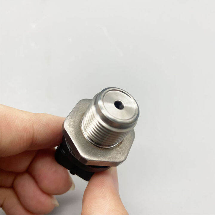0281006365 Komatsu PC200-8 Common Rail Pressure Sensor PC200 Diesel ...