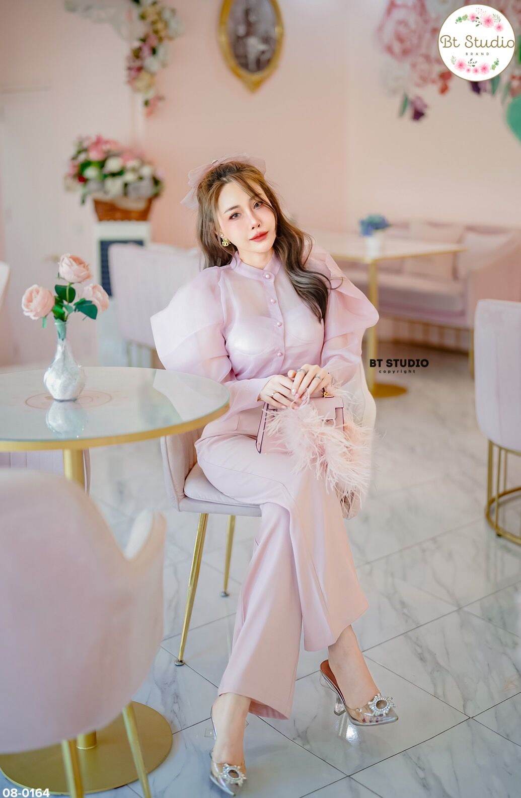 งานป้าย BT-Studio set 3ชิ้นเสื้อเชิ้ตชีฟองแต่งแขนตั้งกระดุมหน้า มาพร้อมเสื้อครอปสายเดี่ยว ...