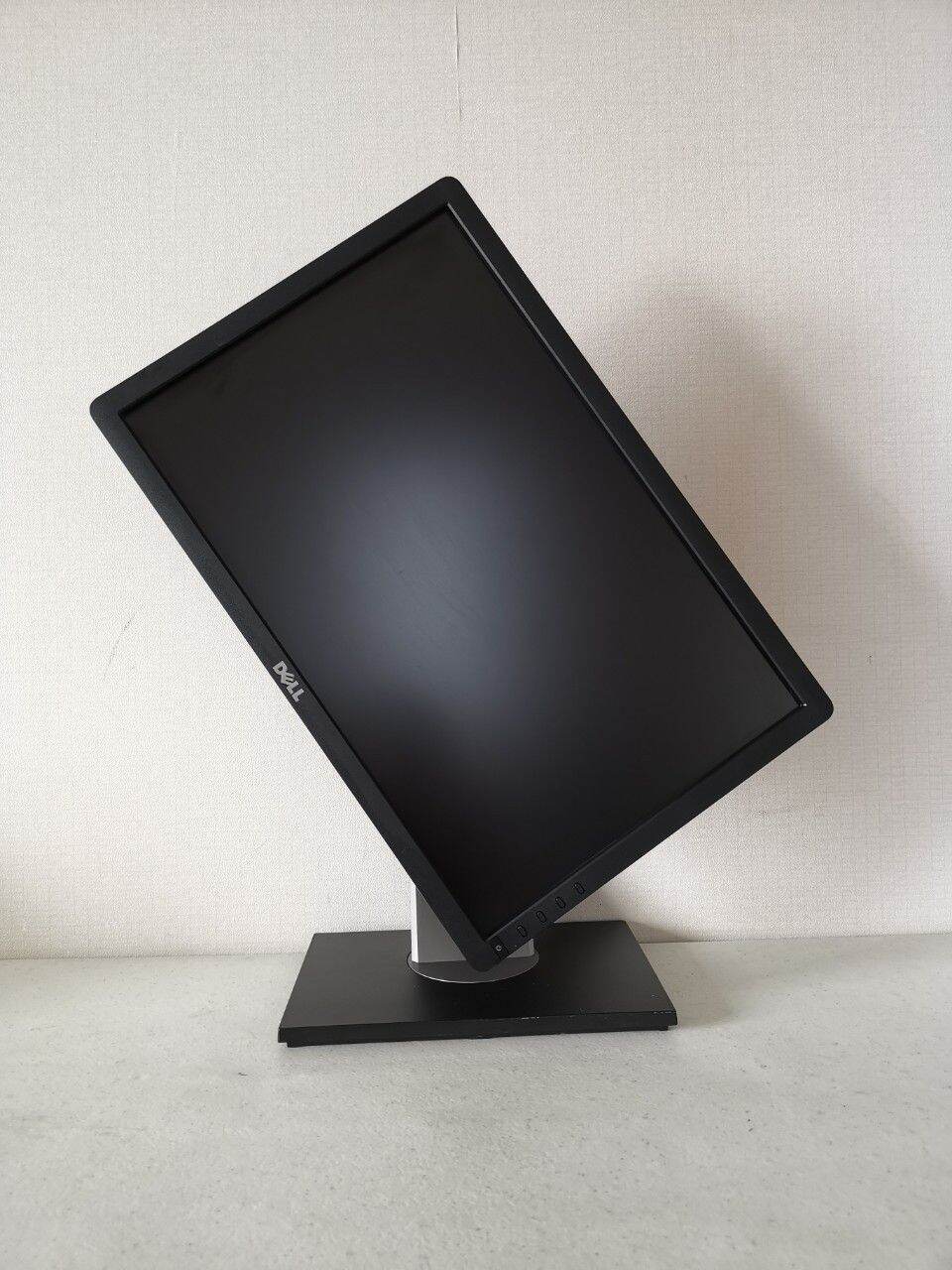 จอคอมมือสอง ราคาถูก ขนาด 19 นิ้ว ยี่ห้อ DELL รุ่น P1913B พอร์ตเชื่อมต่อ ...