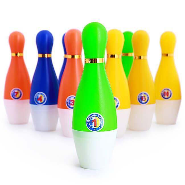 Đồ chơi mầm non dùng bóng ném ngã những chai bowling vô cùng thú vị ...