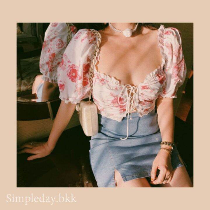 ʕ ᵔᴥᵔ ʔ Simpleday.bkk เสื้อครอป แขนตุ๊กตาลายดอก เซ็กซี่มาก | Lazada.co.th