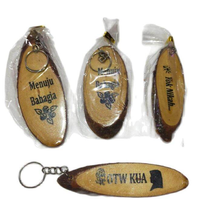 Isi 100 Pcs Souvenir Pernikahan Gantungan Kunci Kayu Kata Kata Lucu Kemas Plastik | Lazada Indonesia