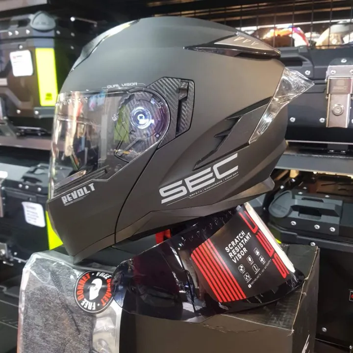 motorcycle helmet Revolt modular helmet with freebies (sec brand ...