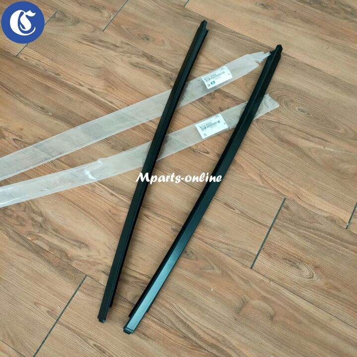 FRONT WINDSCREEN MOULDING LEFT & RIGHT (GENUINE PARTS) HYUNDAI STAREX ...