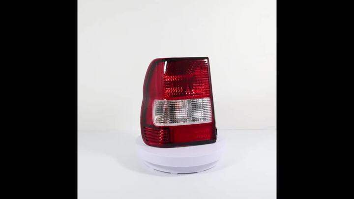 ด้านหลังไฟท้ายเบรกหยุดไฟตัดหมอกสำหรับมิตซูบิชิปาเจโร Montero IO Pajero ...