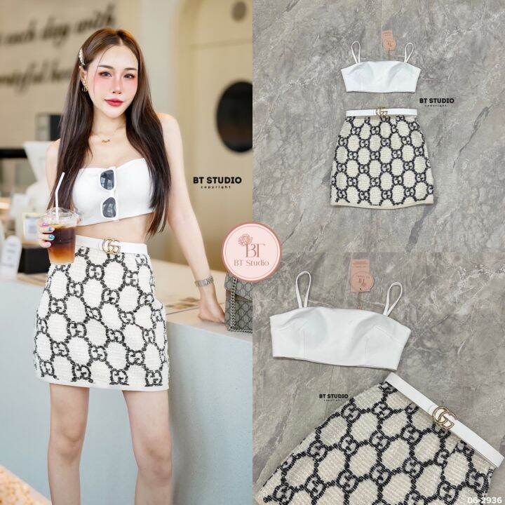 งานป้าย BT-Studio set 3ชิ้นเสื้อครอปสั้นสายเดี่ยวซิปหลังอกเสริมฟองน้ำ มาพร้อมกระโปรงสั้นผ้าทอ ...