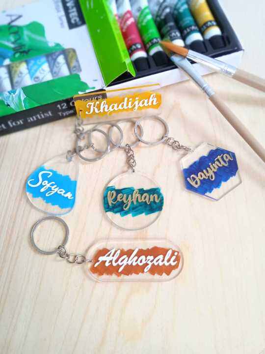 Gantungan kunci akrilik warna brush custom nama lettering | gantungan ...