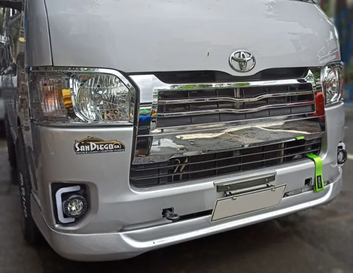 Toyota Hiace Commuter 2014 to 2018 Chrome Modelista Grill | Lazada PH