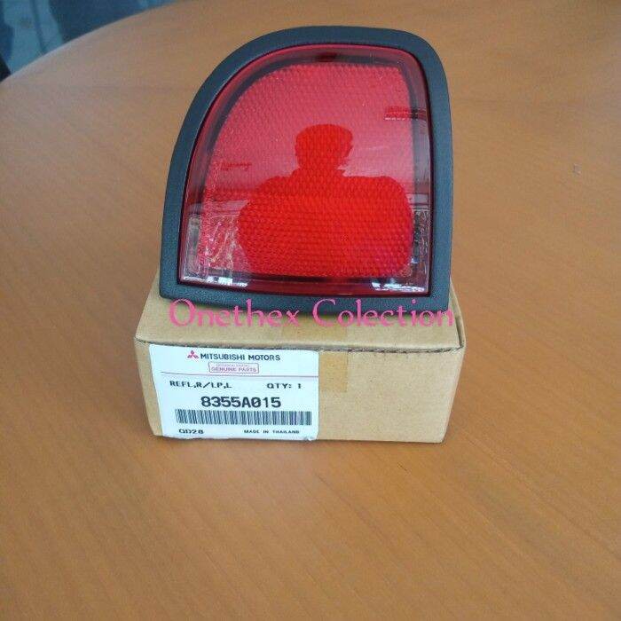 Reflektor Bumper belakang kiri Triton Original Mitsubishi 8355A015 ...