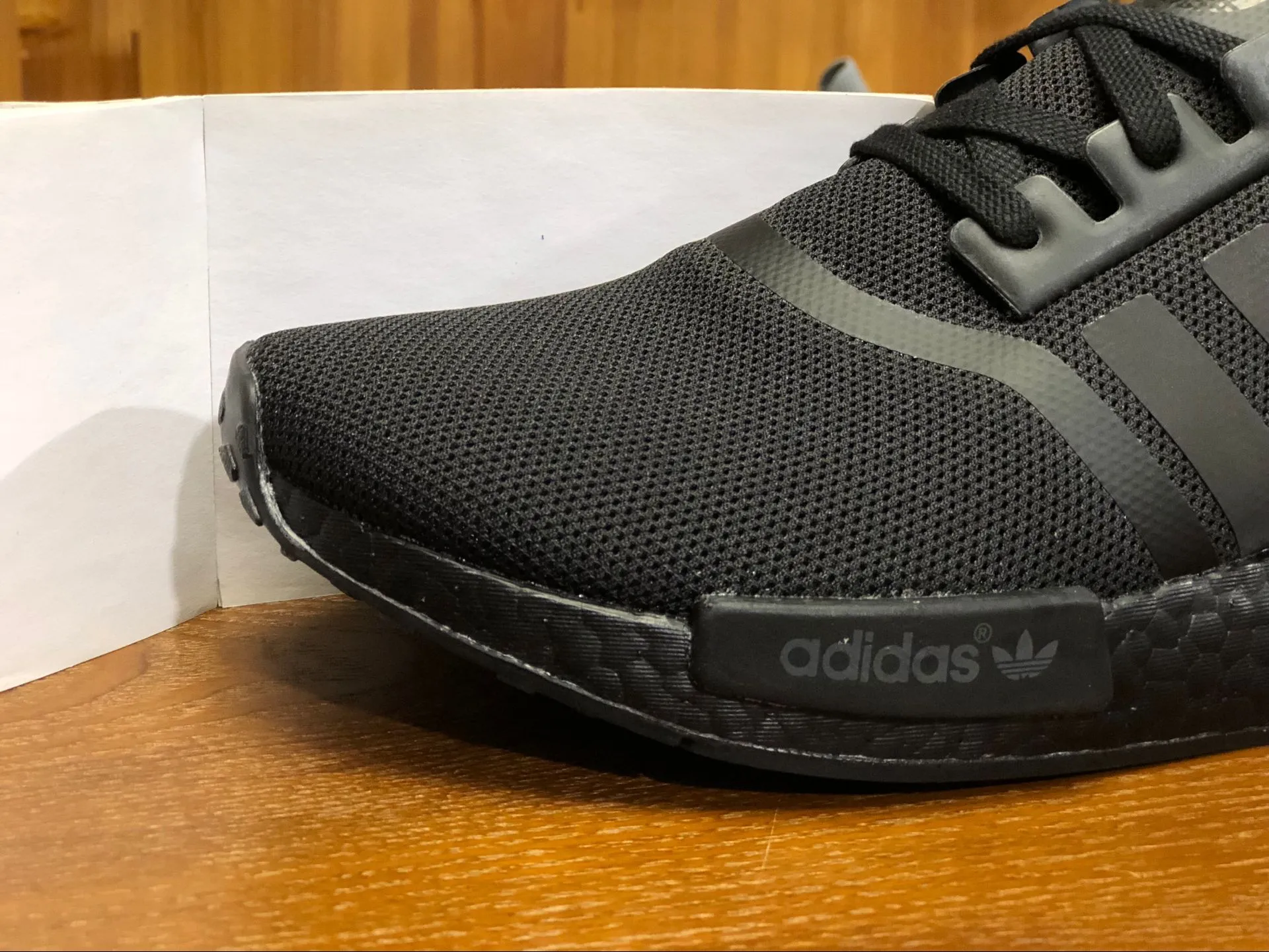【รับประกัน 3 ปี】Adidas Nmd R1 Boost Men's and Women's Sports รองเท้า ...
