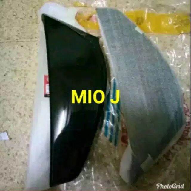 Sayap sambungan body depan set kanan kiri Yamaha Mio j hitam | Lazada ...