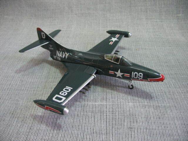 1:72 U.S. NAVY Grumman F9F-2 Panthers Fighter Korean War Aircraft Model ...