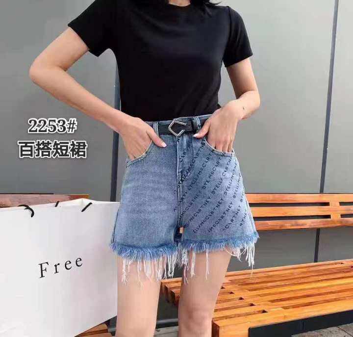 tichada 2253 กางเกงยีนส์แฟร์ชั่นหญิงยีนส์ขาสั้ขาฉีกเซ็กซี่เล็กน้อย สไตล์เกาหลี (สินค้าพร้อมส่ง ...