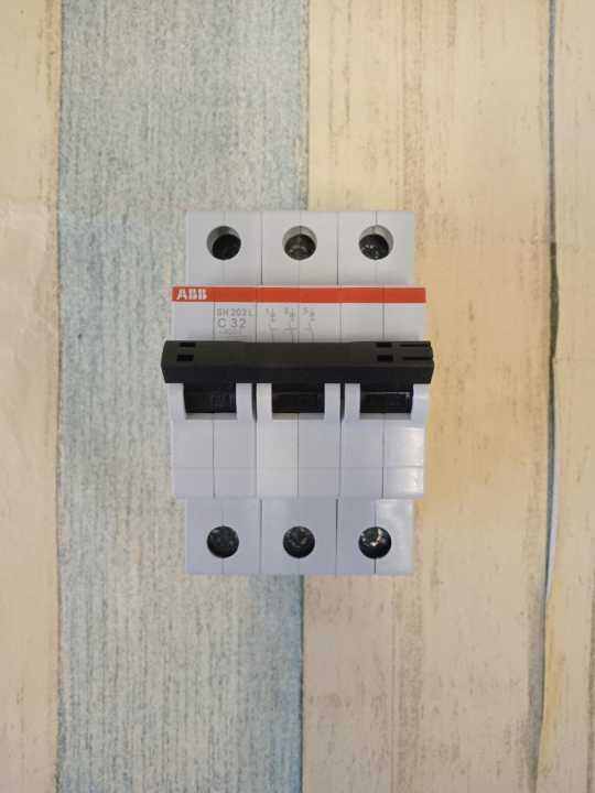 ABB MCB 3 POLE 32A Original | Lazada Indonesia