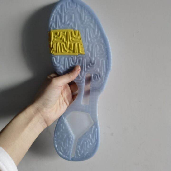 Kobe Bryant 5 replaced the actual combat sole sneakers repair and ...